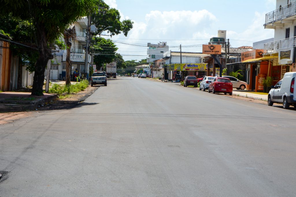 Prefeitura visita obras de pavimentação e drenagem de ruas e passarelas ...